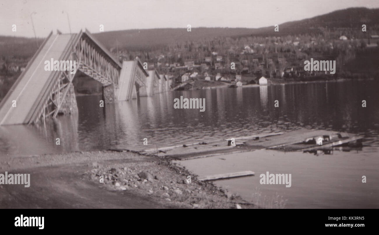 Vingnesbrua med brygge sprengt Stock Photo - Alamy