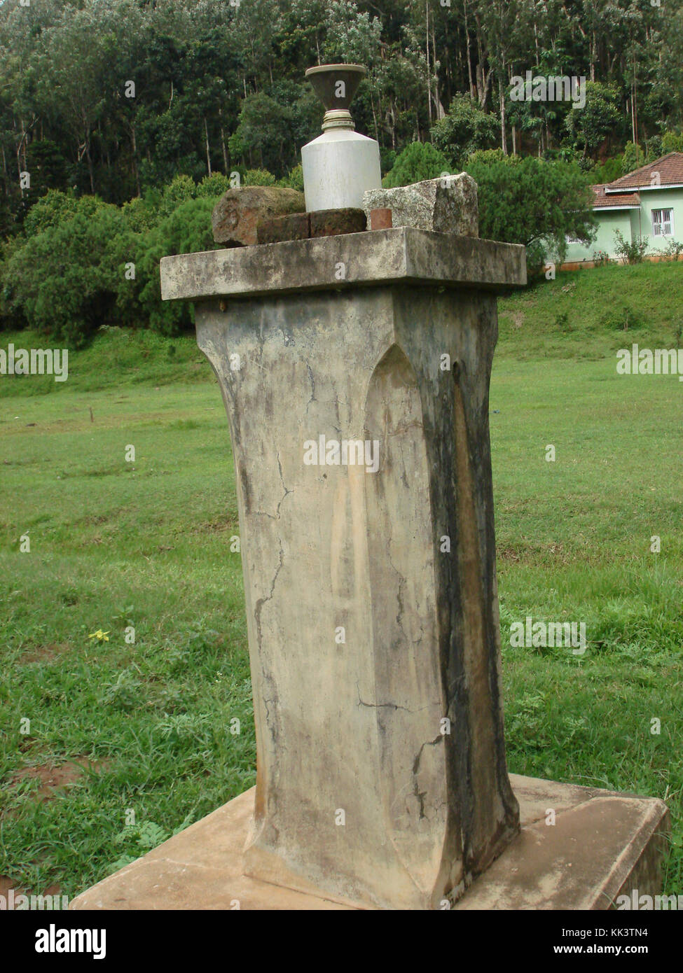 Rain gauge photo hi-res stock photography and images - Alamy