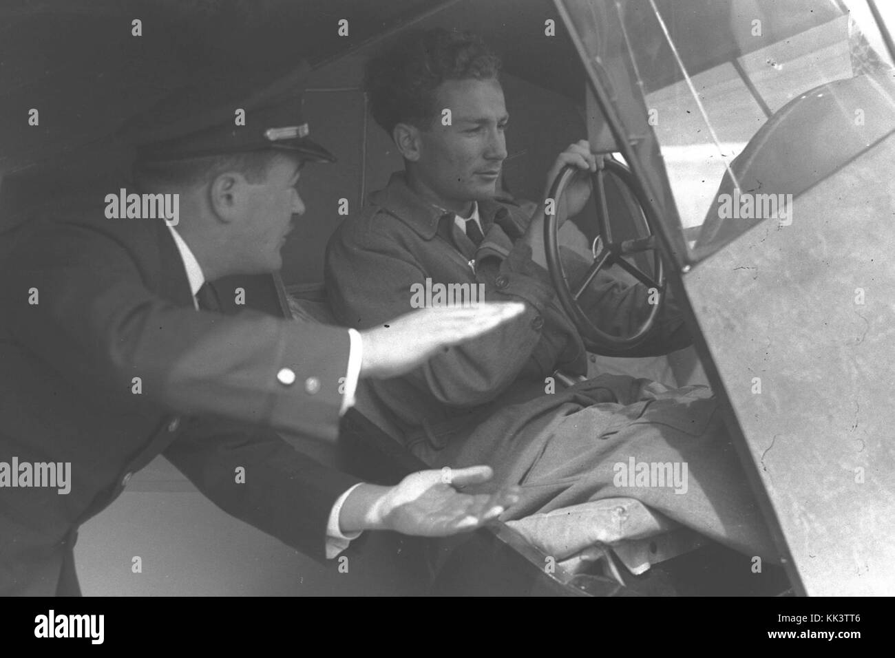 Instructor civil hi-res stock photography and images - Alamy