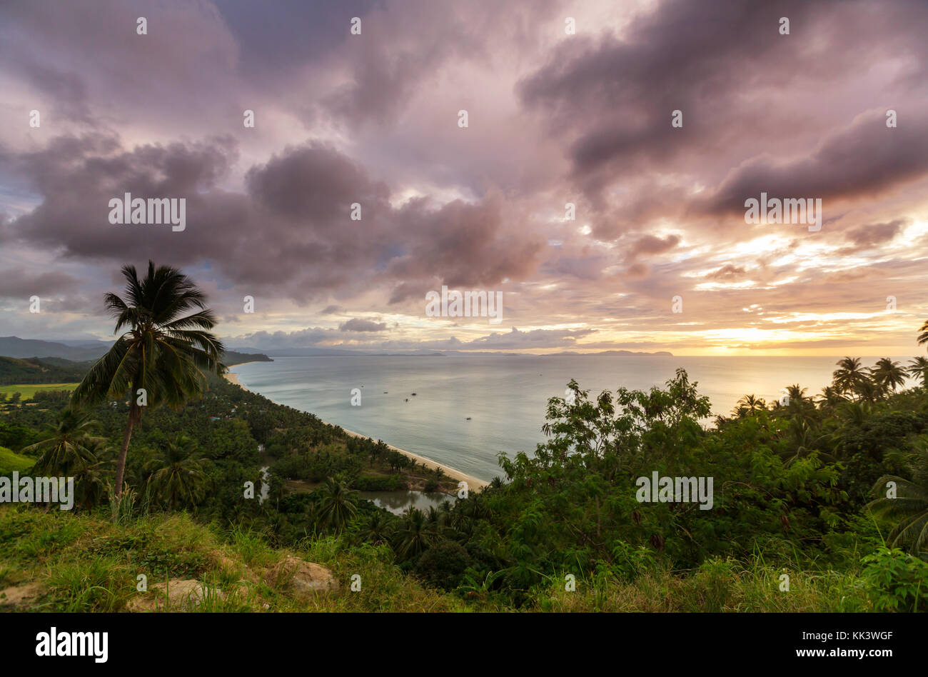 Amazing scenic view of sea bay and mountain islands, Palawan ...