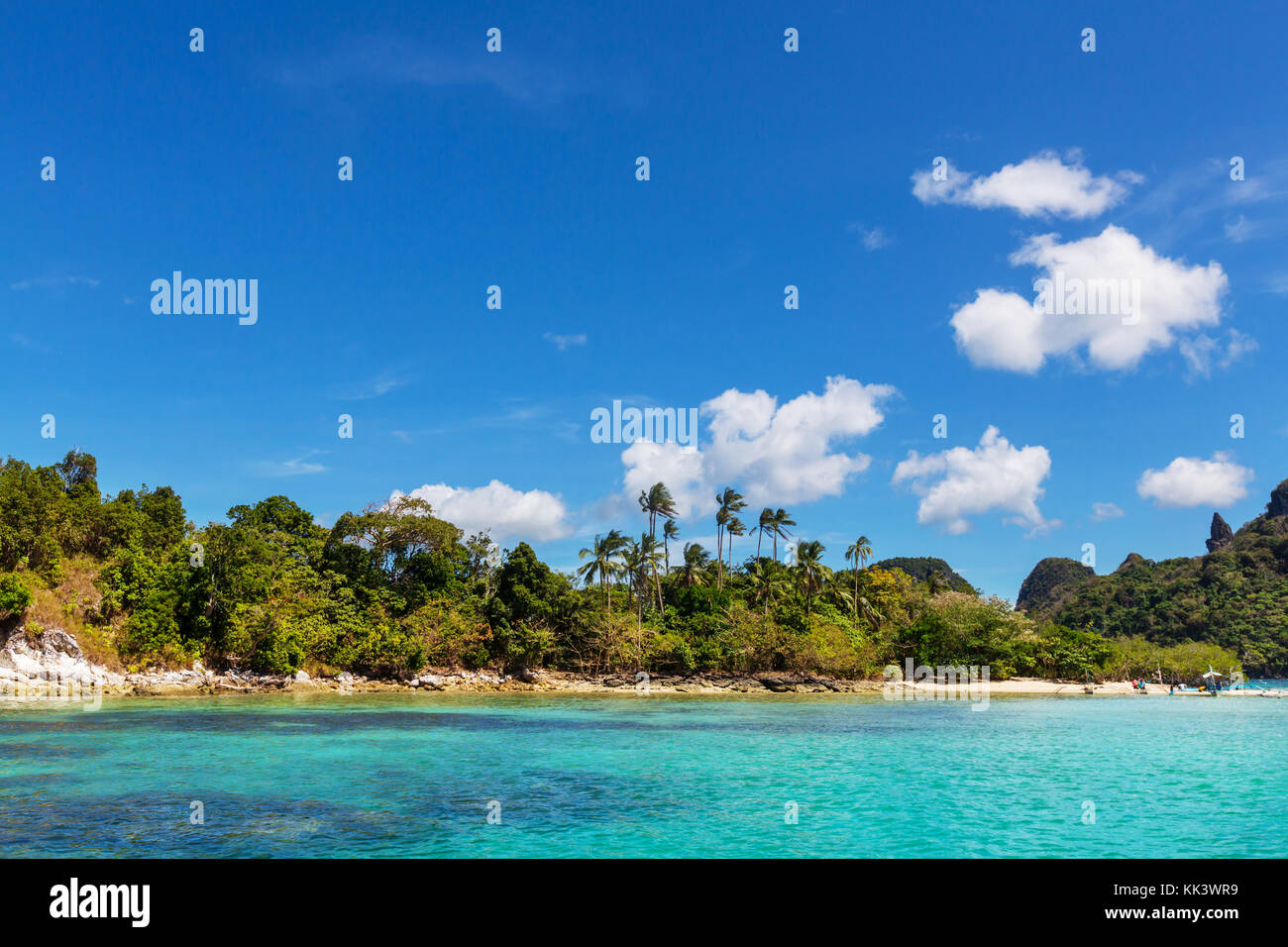 Amazing scenic view of sea bay and mountain islands, Palawan ...