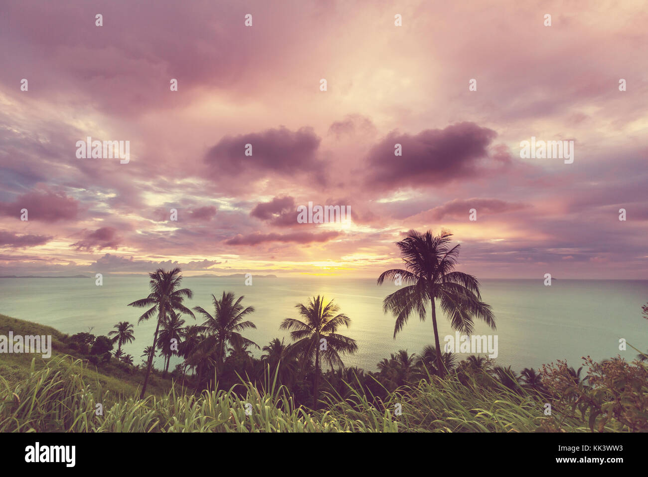 Amazing scenic view of sea bay and mountain islands, Palawan ...