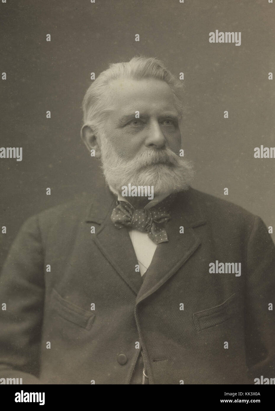 Raymond lee hi-res stock photography and images - Alamy