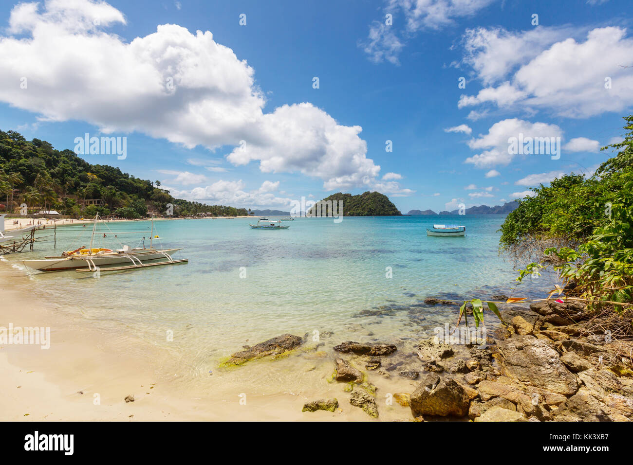 Amazing scenic view of sea bay and mountain islands, Palawan ...