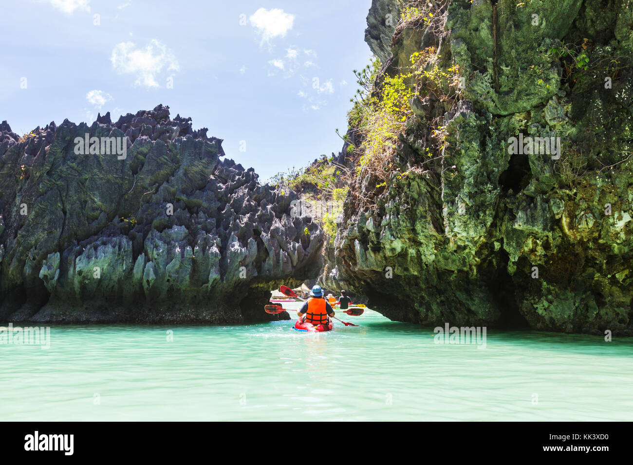 Amazing scenic view of sea bay and mountain islands, Palawan ...