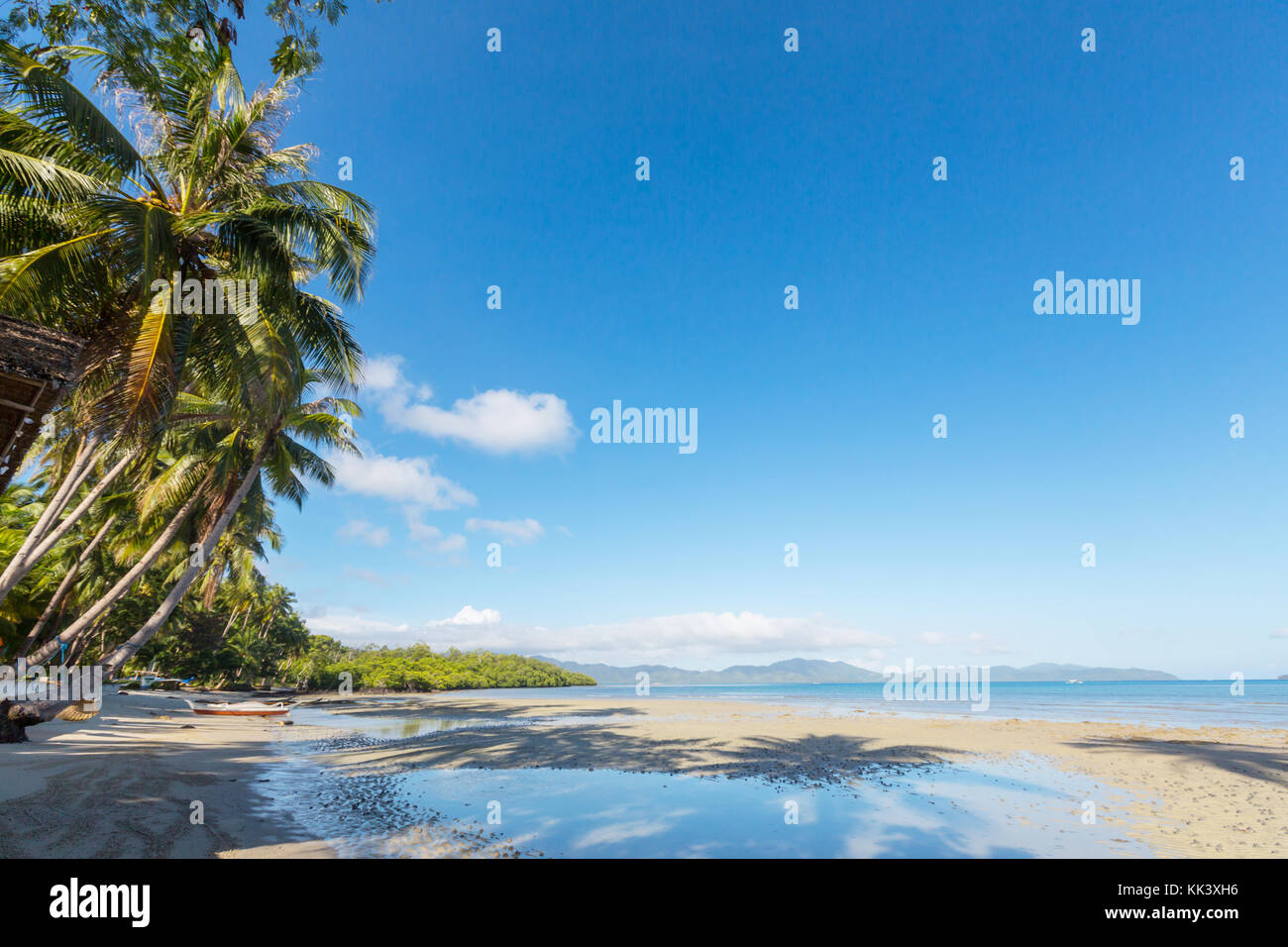 Amazing scenic view of sea bay and mountain islands, Palawan ...