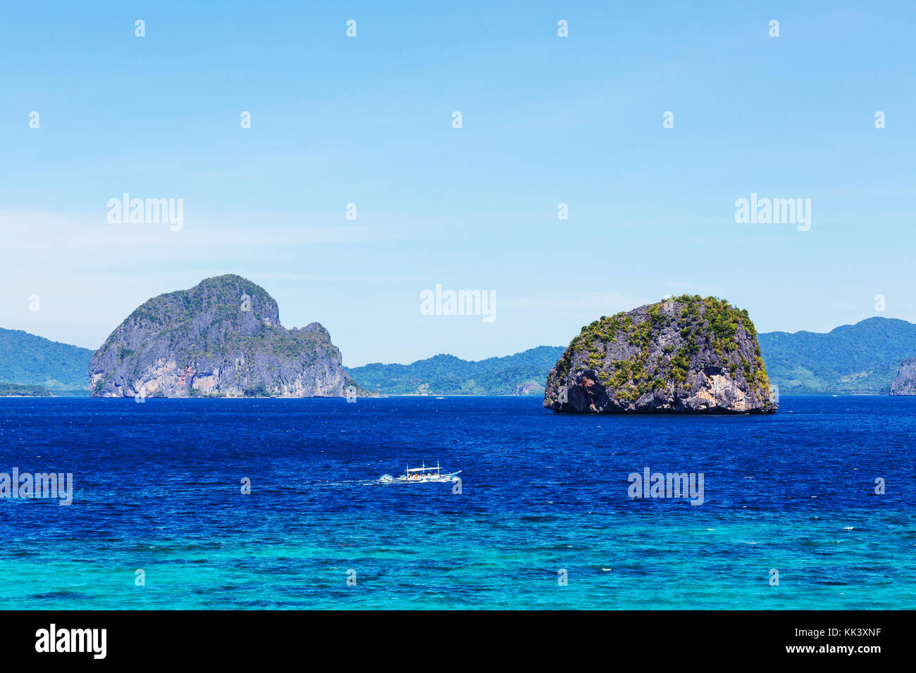Amazing scenic view of sea bay and mountain islands, Palawan ...