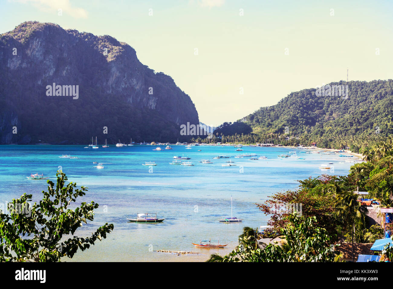 Amazing scenic view of sea bay and mountain islands, Palawan ...