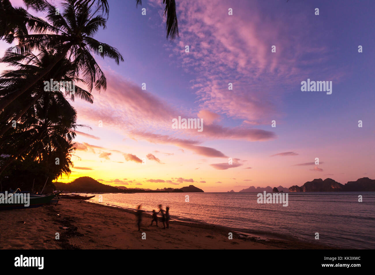 Amazing scenic view of sea bay and mountain islands, Palawan ...