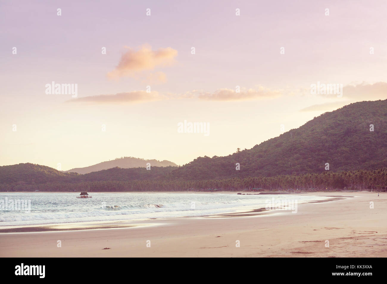 Amazing scenic view of sea bay and mountain islands, Palawan ...