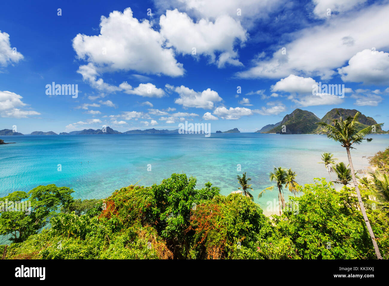 Amazing scenic view of sea bay and mountain islands, Palawan ...
