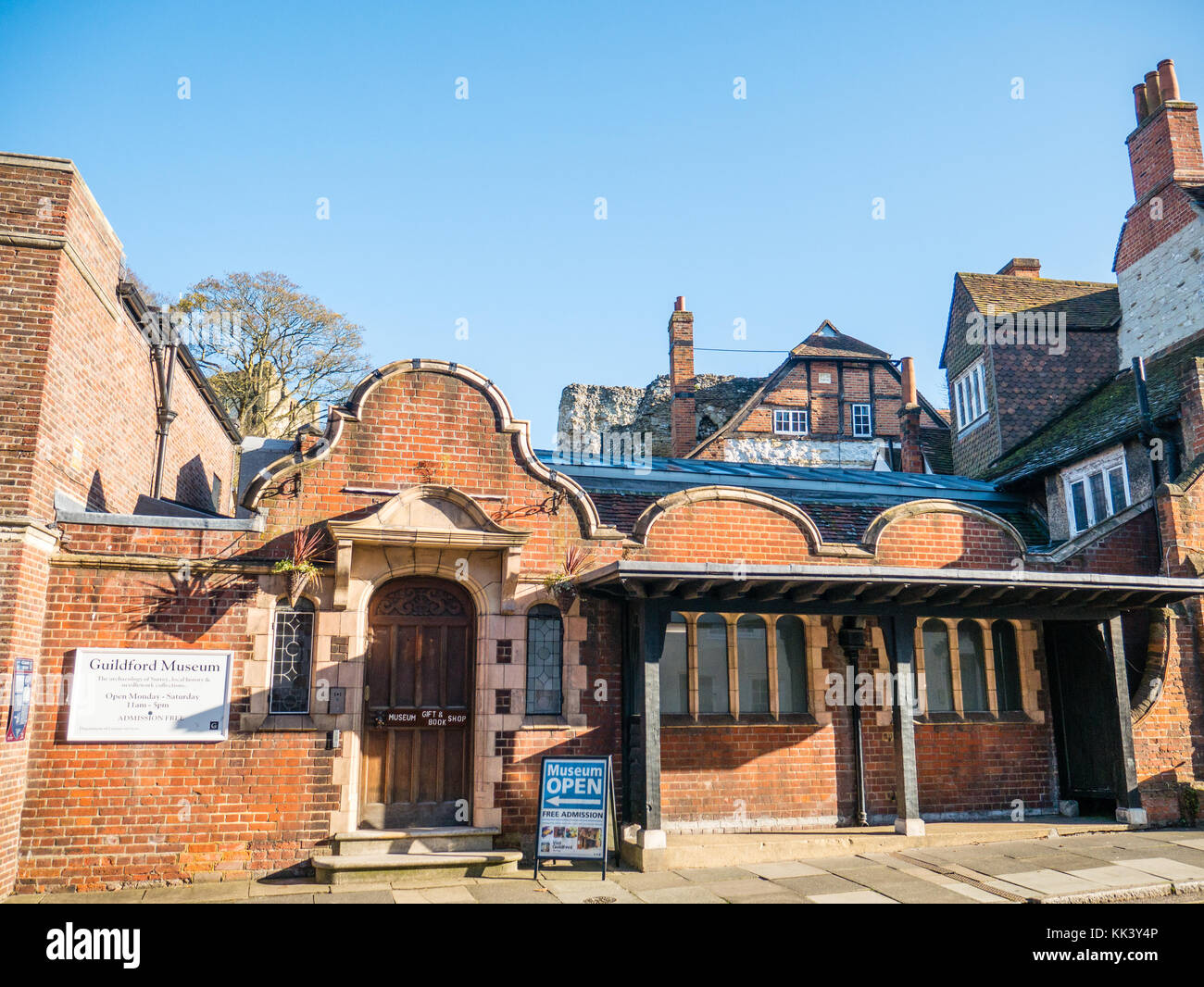 Guildford castle gatehouse hi-res stock photography and images - Alamy