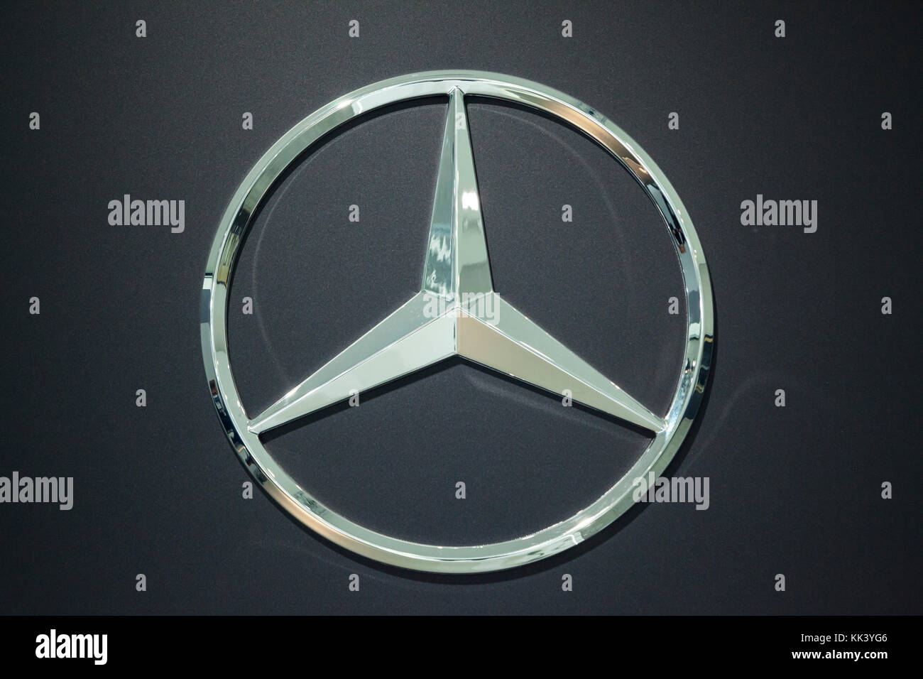 Mercedesstern High Resolution Stock Photography and Images - Alamy