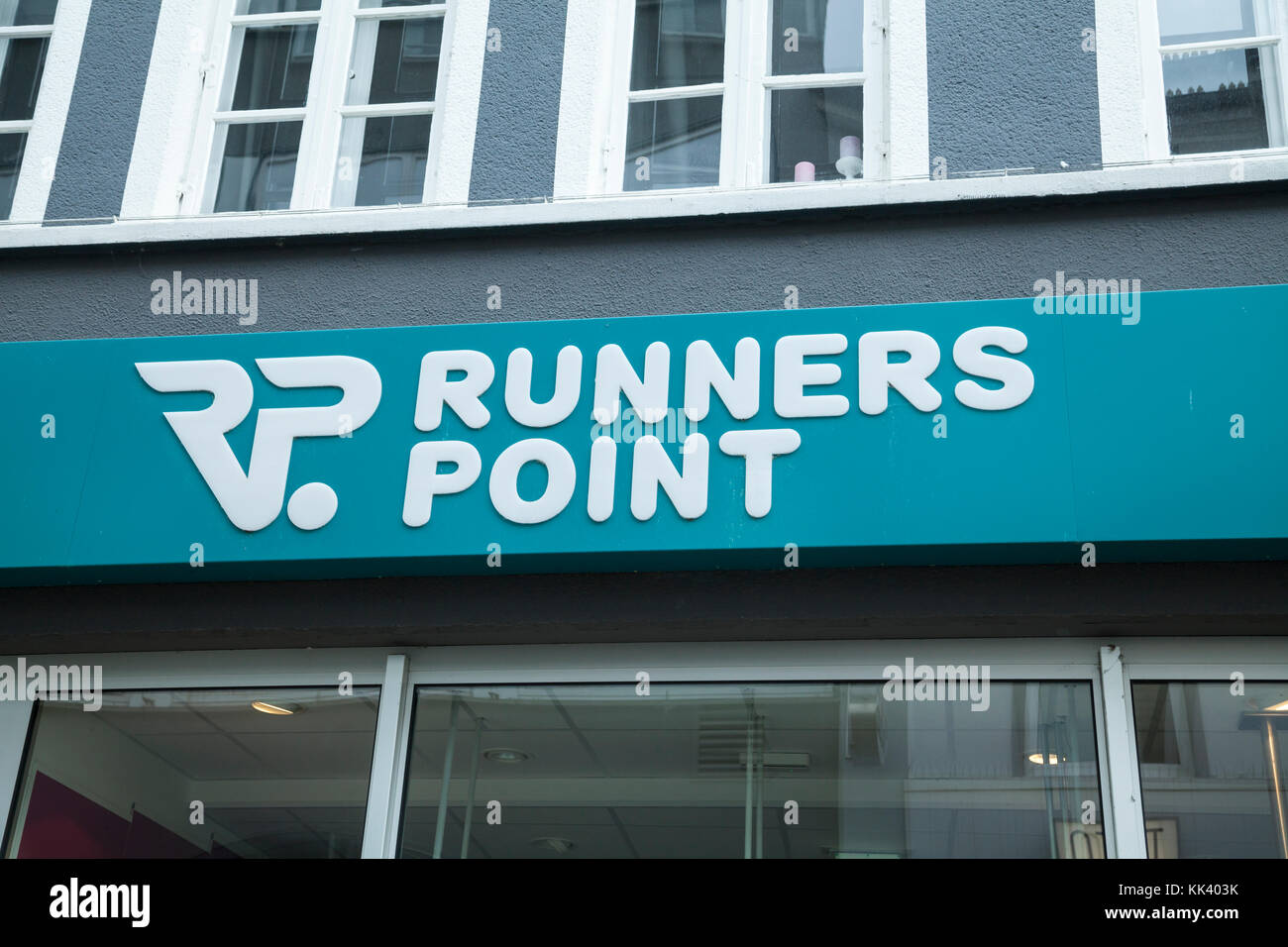 Runners store hi-res stock photography and images - Alamy