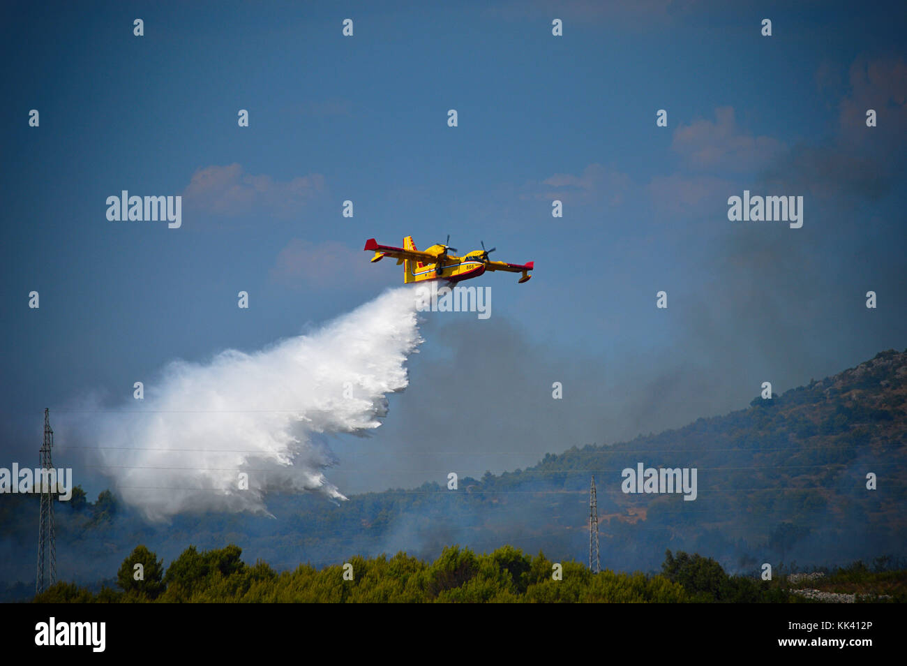 Croatian AF Canadair CL415 Superscooper fighting forest fire near Srima ...