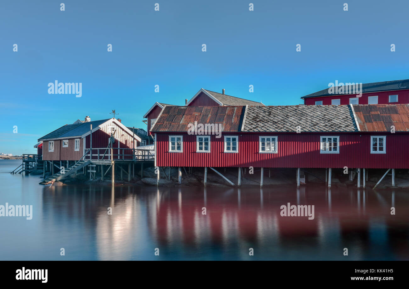 Red fisherman house (Rorbuer) in Winter in Reine, Lofoten Islands ...