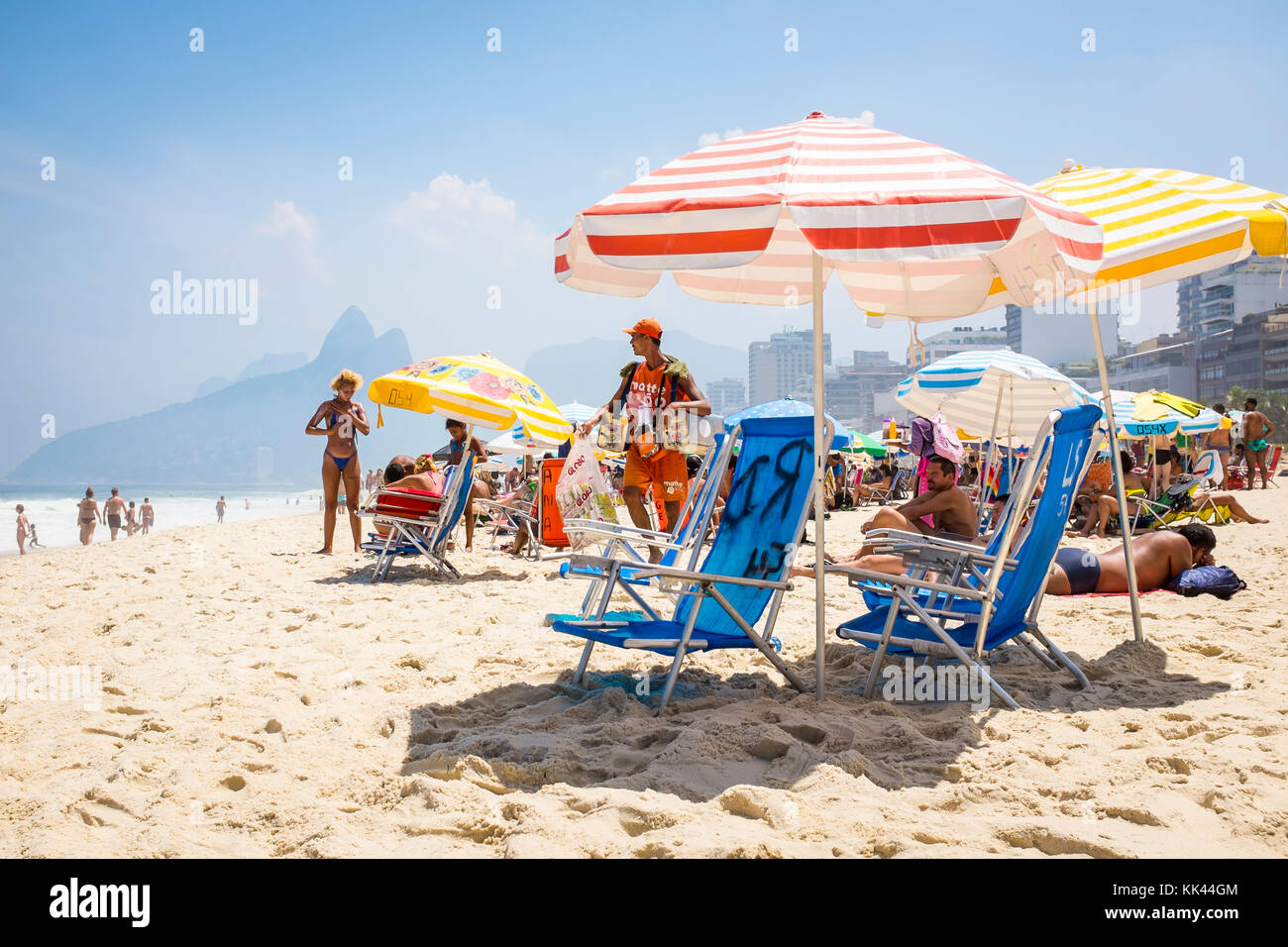 RIO DE JANEIRO - MARCH 06, 2016: A beach vendor selling South American ...