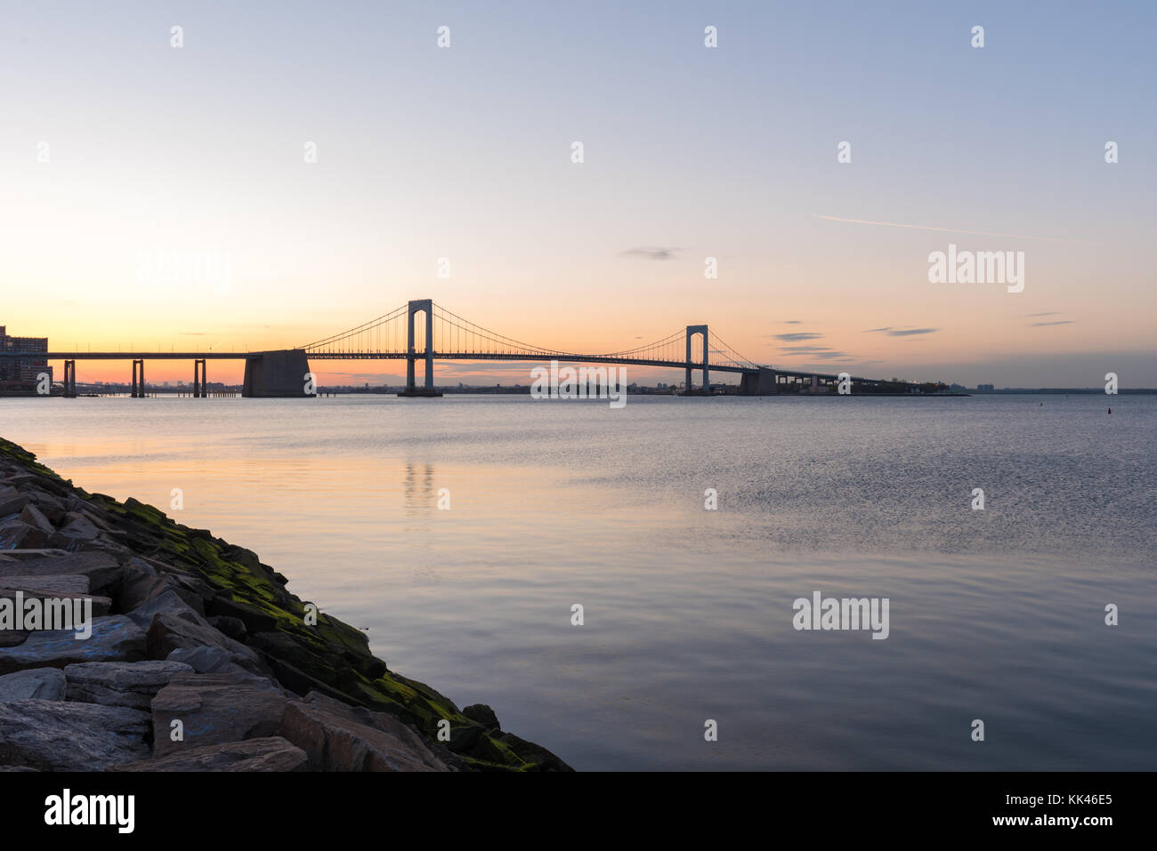 Bronx river and long island sound hi-res stock photography and images ...