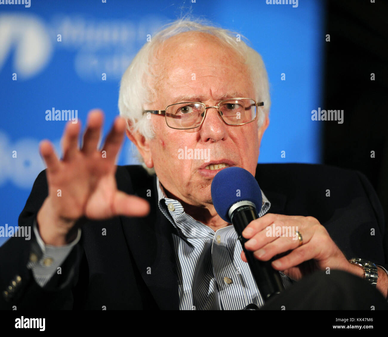 Bernie sanders headshot hi-res stock photography and images - Alamy