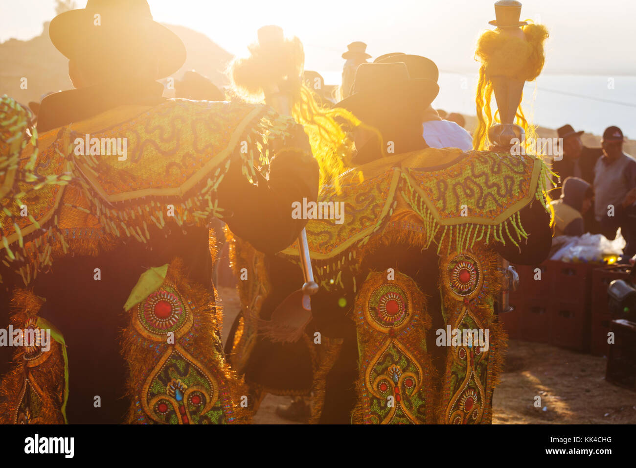 Authentic peruvian dance Stock Photo - Alamy