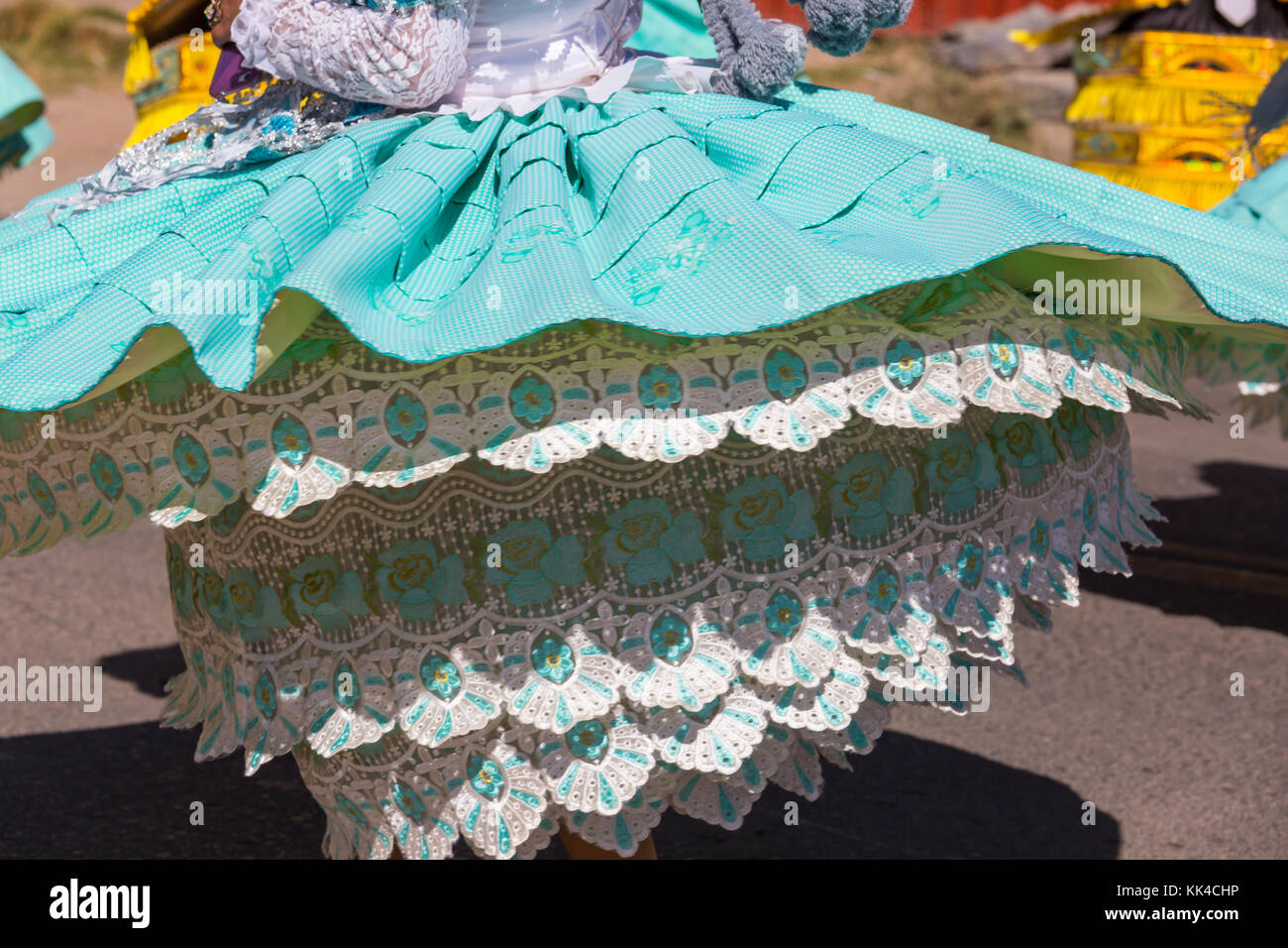 Authentic peruvian dance Stock Photo - Alamy