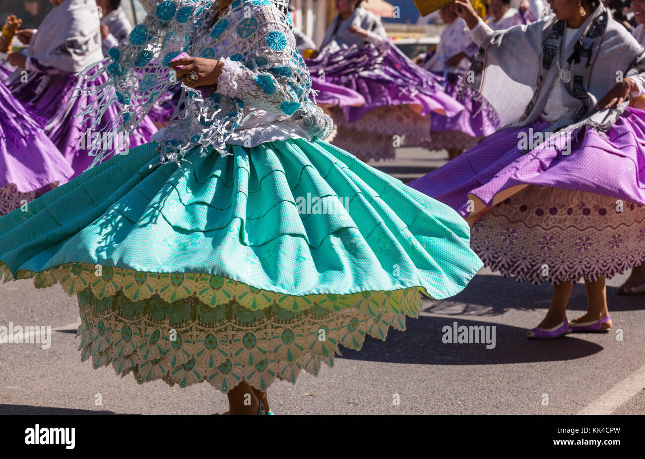 Authentic peruvian dance Stock Photo - Alamy