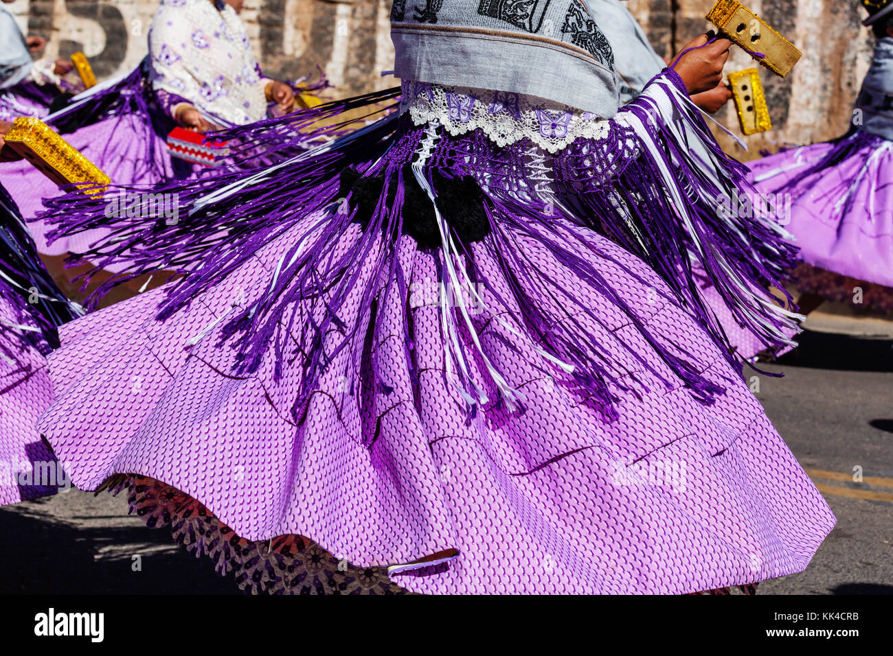 Authentic peruvian dance Stock Photo - Alamy