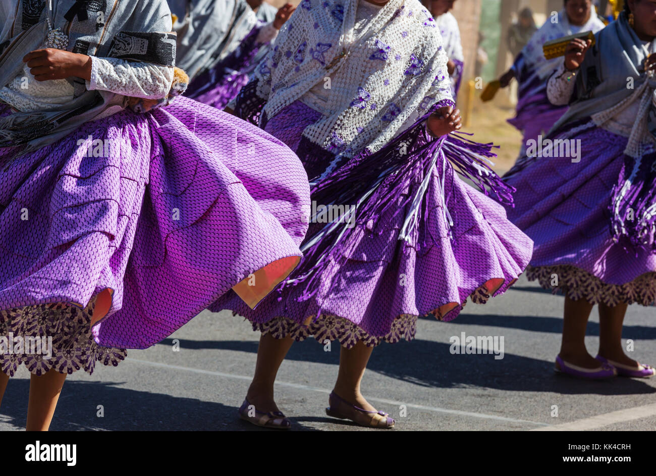 Authentic peruvian dance Stock Photo - Alamy