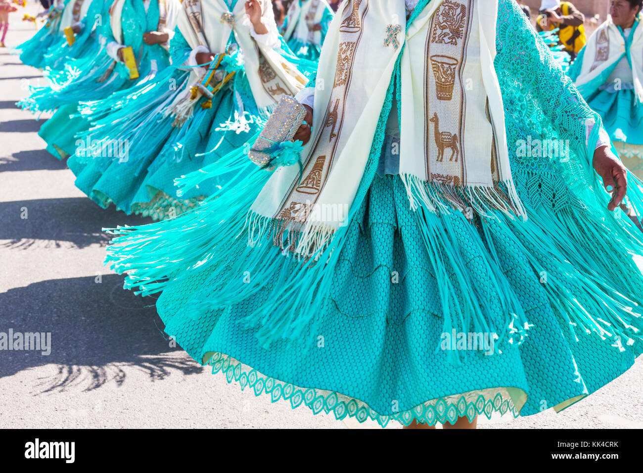 Authentic peruvian dance Stock Photo - Alamy
