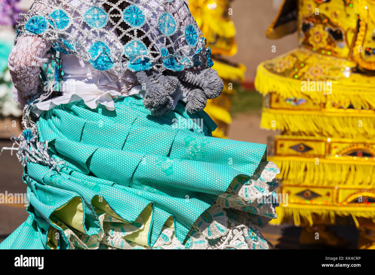 Authentic peruvian dance Stock Photo - Alamy