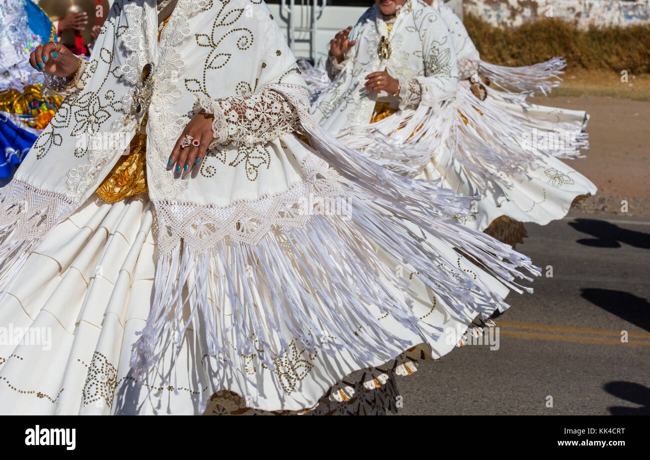 Authentic peruvian dance Stock Photo - Alamy
