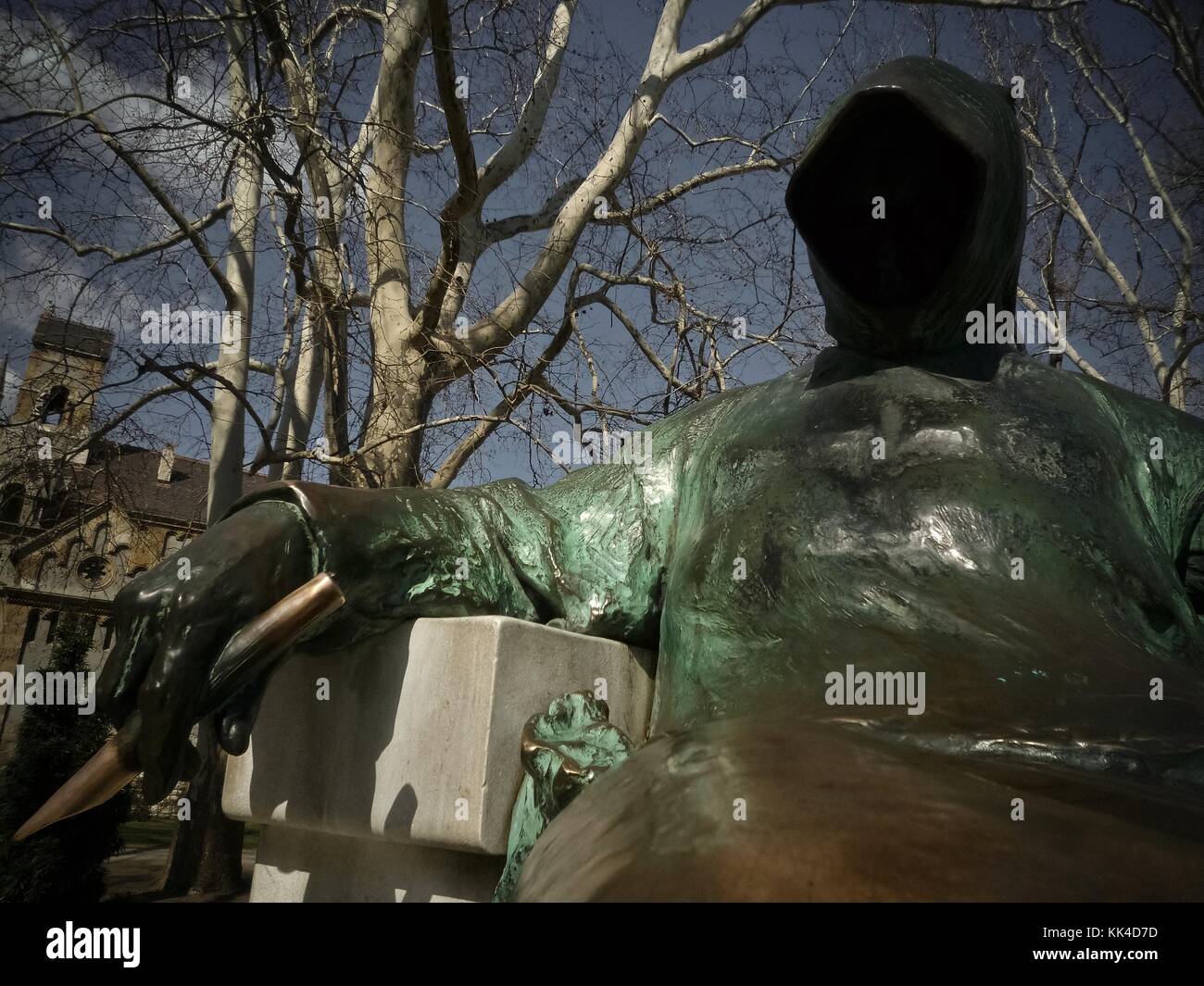 Buda Et Pest,Hungary - 28/03/2010 - - Buda Et Pest,Hungary - The statue ...