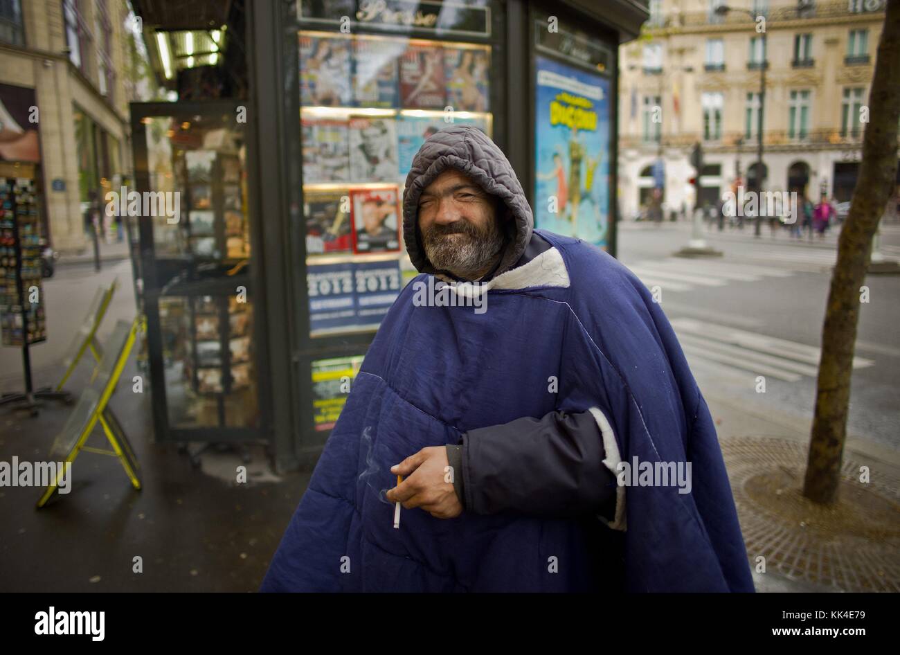 Paris Clochard High Resolution Stock Photography and Images - Alamy