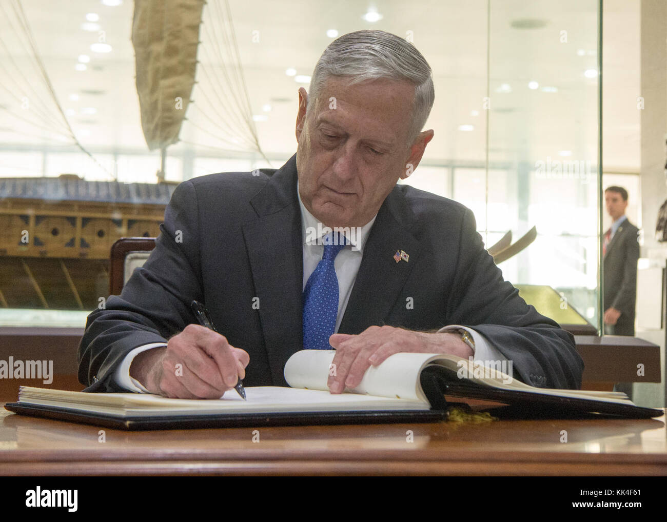 James n mattis hi-res stock photography and images - Alamy