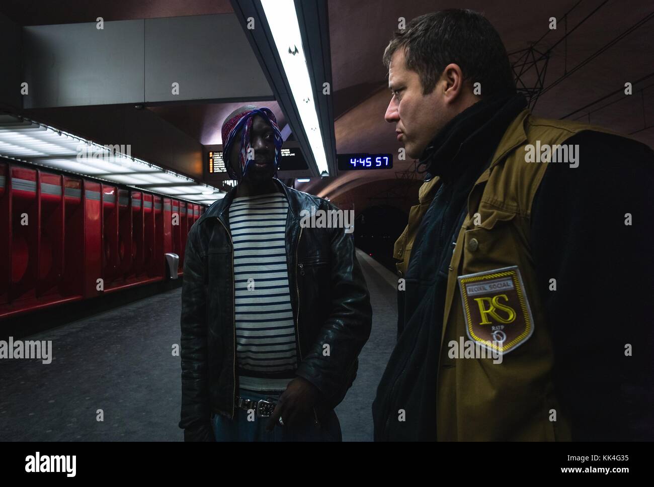 Prowling in the subway - 23/01/2013 - - Portrait of a homeless person ...