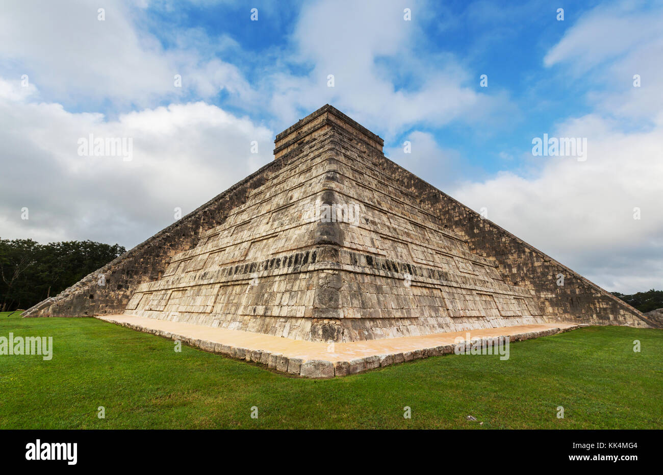 Kukulkan Pyramid in Chichen Itza Site, Mexico Stock Photo - Alamy