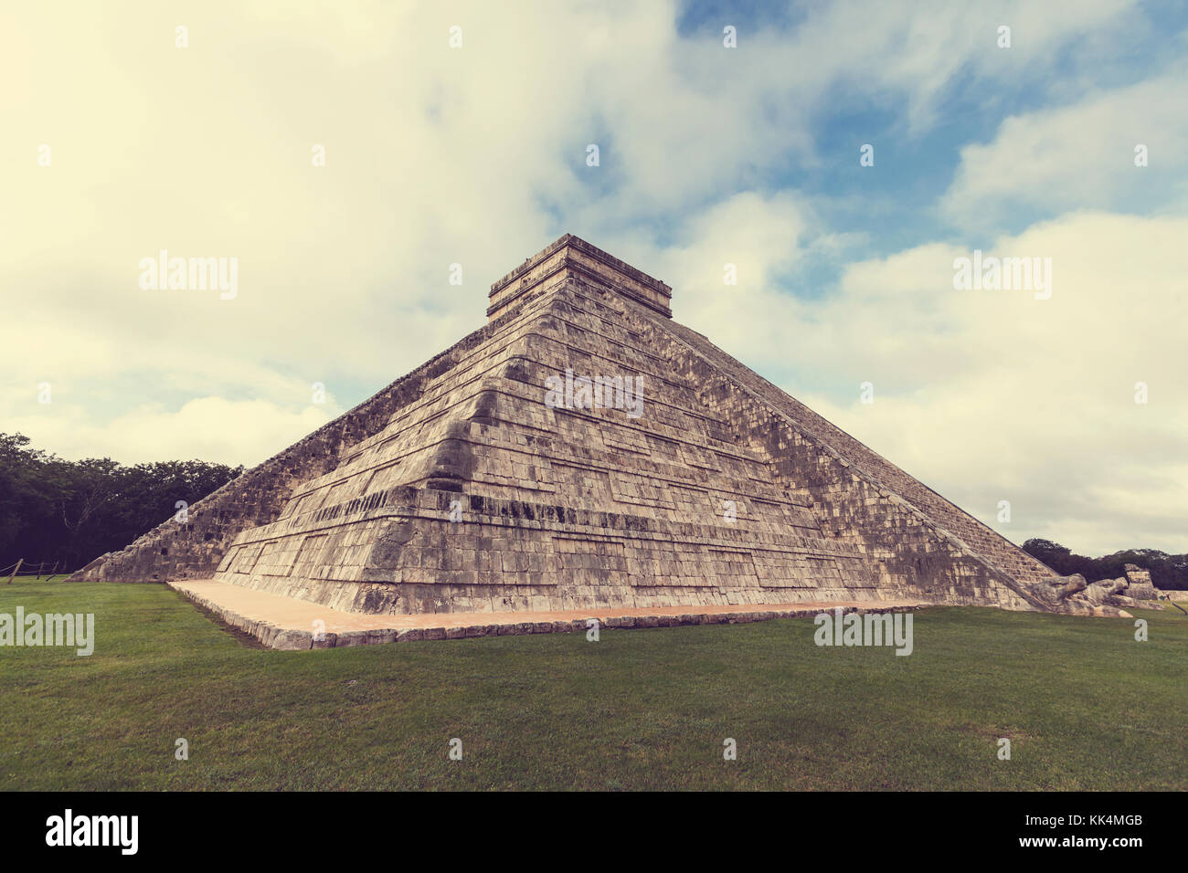 Kukulkan Pyramid in Chichen Itza Site, Mexico Stock Photo - Alamy