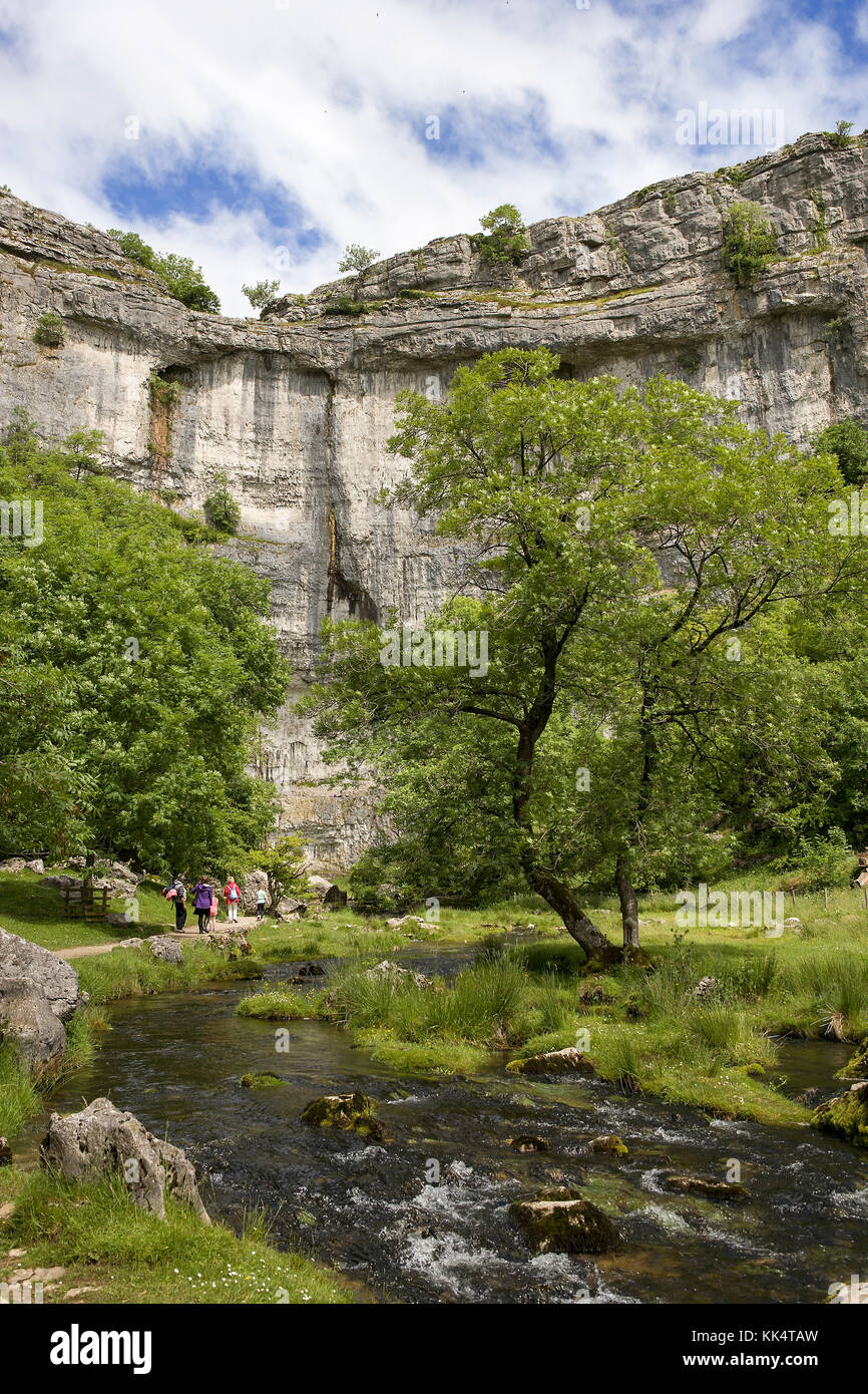 Malham Cove, North Yorkshire, England, UK Stock Photo - Alamy