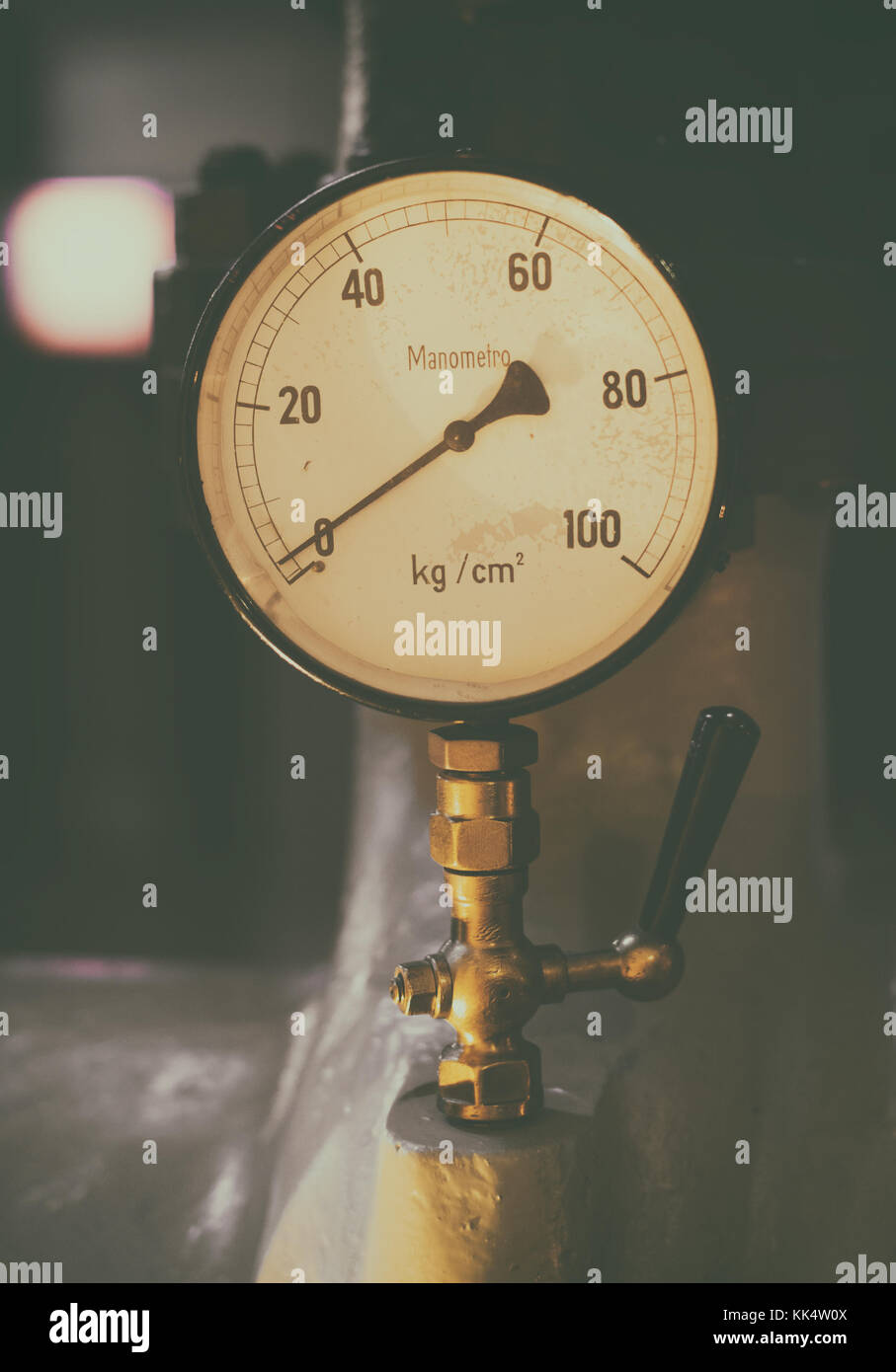 Close-up view of vintage old manometer gauge Stock Photo - Alamy