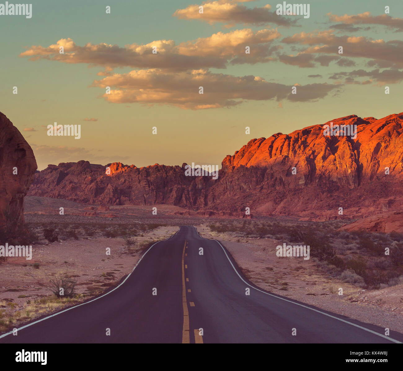 Road in the prairie country Stock Photo - Alamy