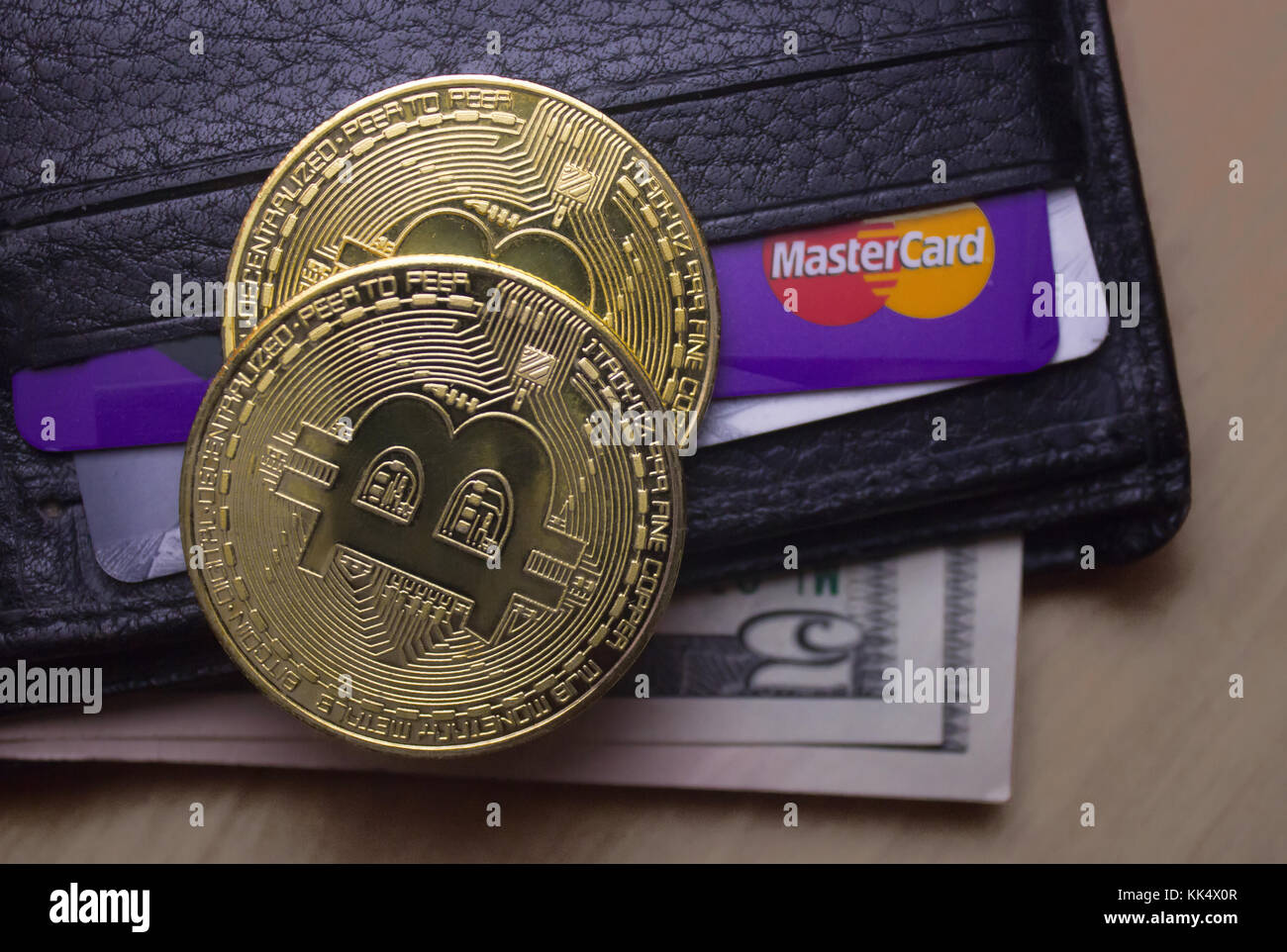 Gold mastercard hi-res stock photography and images - Alamy