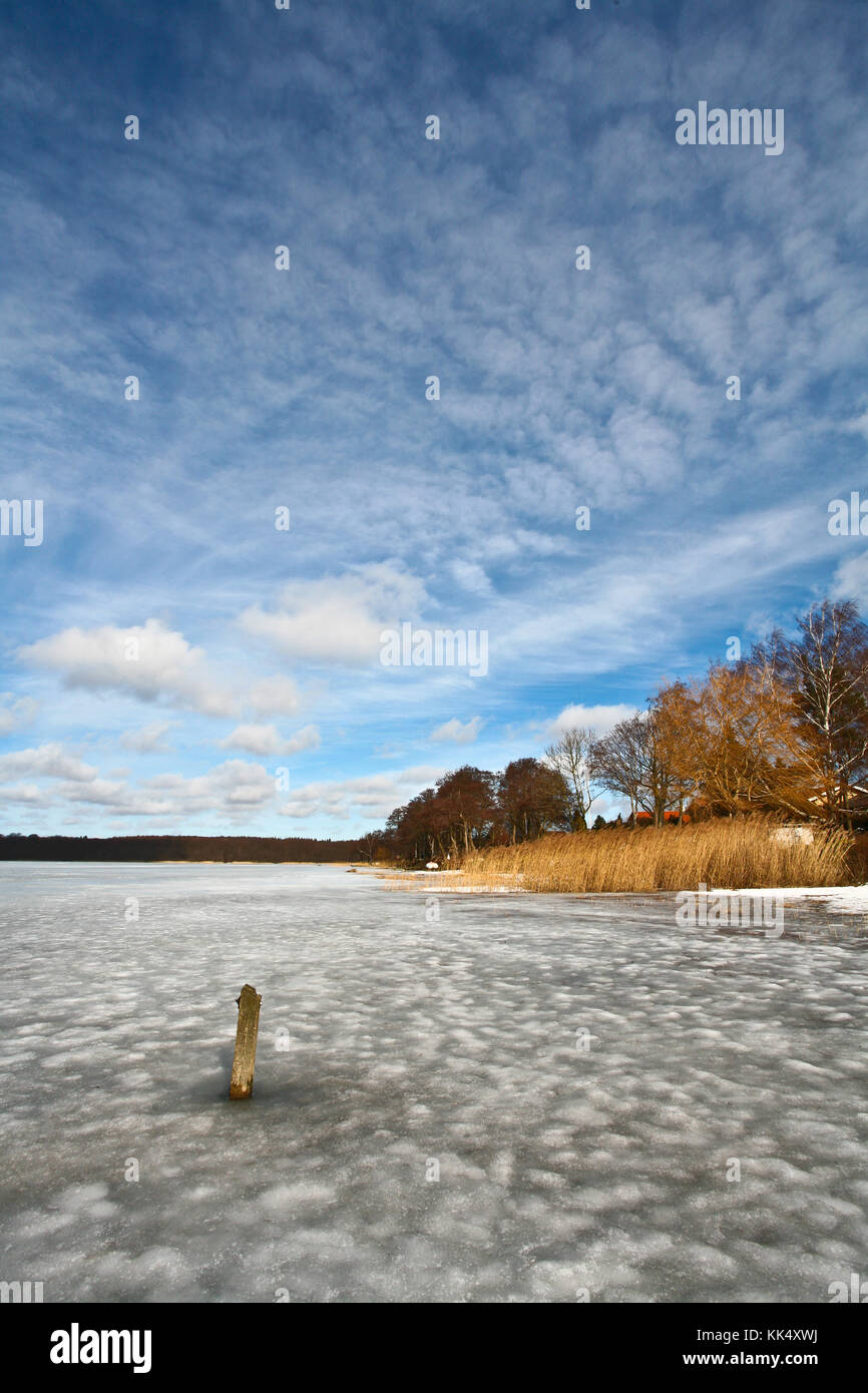 Iced lakes hi-res stock photography and images - Alamy