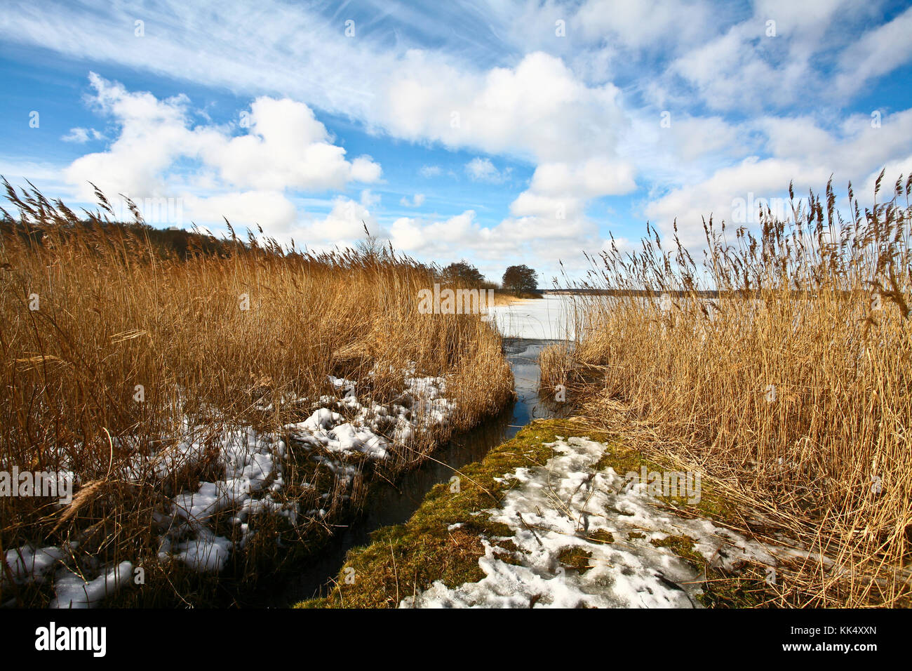 Iced lakes hi-res stock photography and images - Alamy