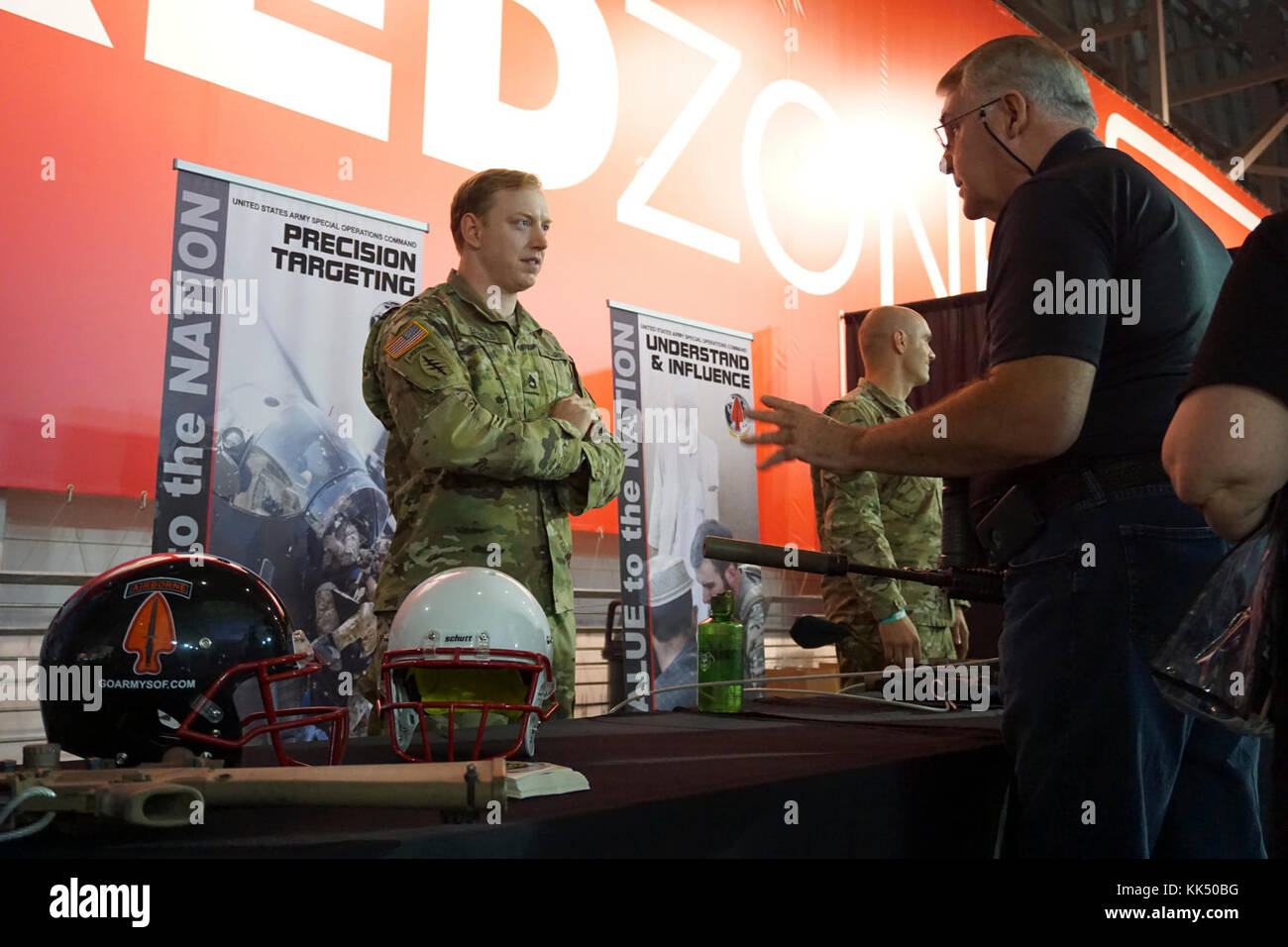 A Special Forces Soldier assigned to 1st Special Forces Command ...