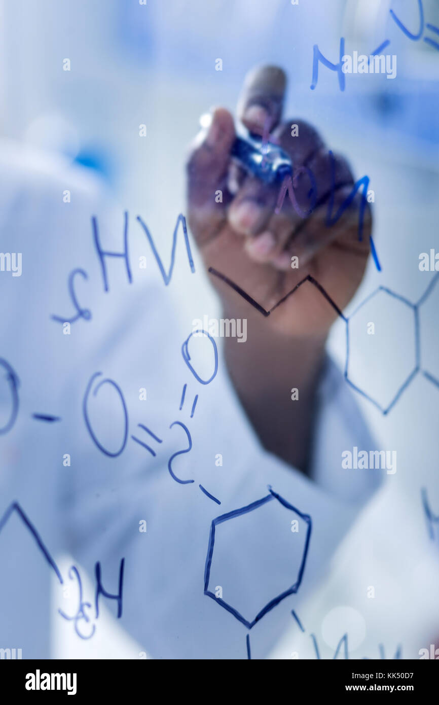 Chemical chain hi-res stock photography and images - Alamy