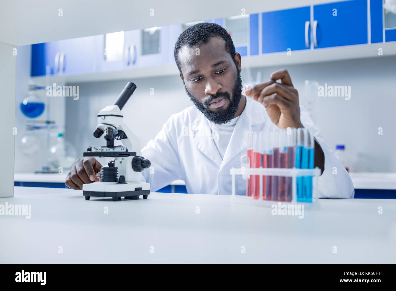 Biotechnology microscope hi-res stock photography and images - Alamy