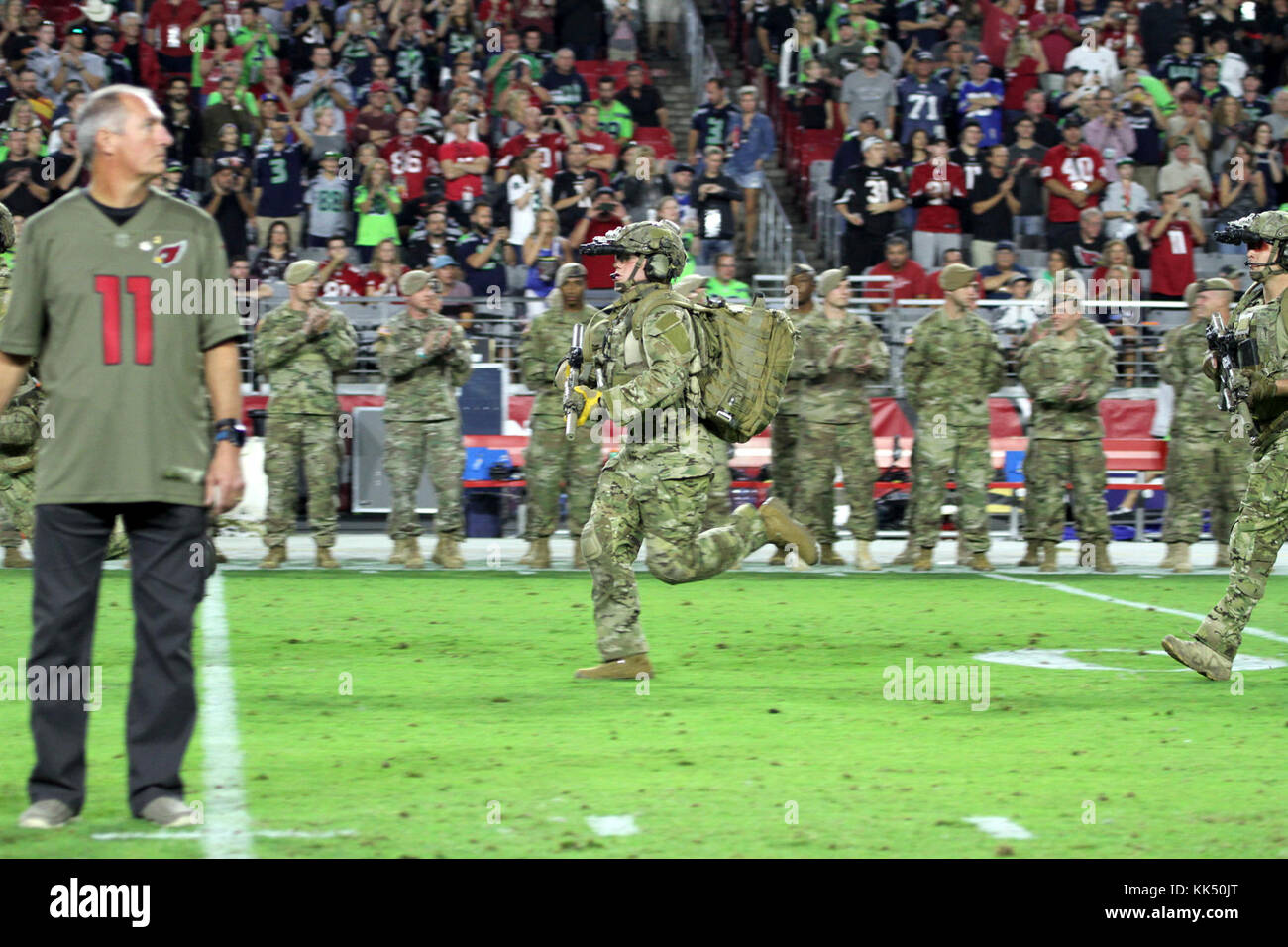 U.S. Army Rangers took the field at University of Phoenix Stadium ...