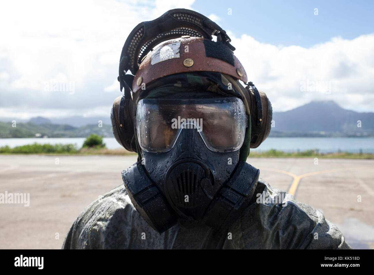 Flight line mechanic hi-res stock photography and images - Alamy