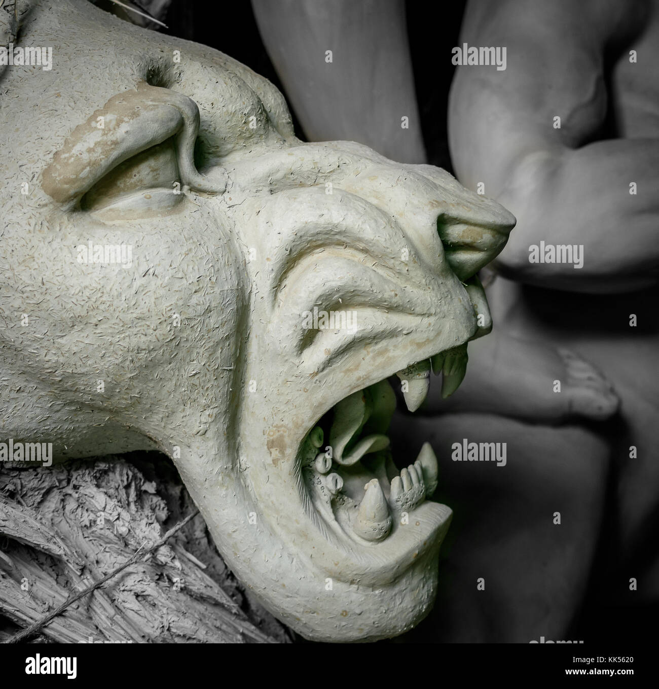Lion idol hi-res stock photography and images - Alamy