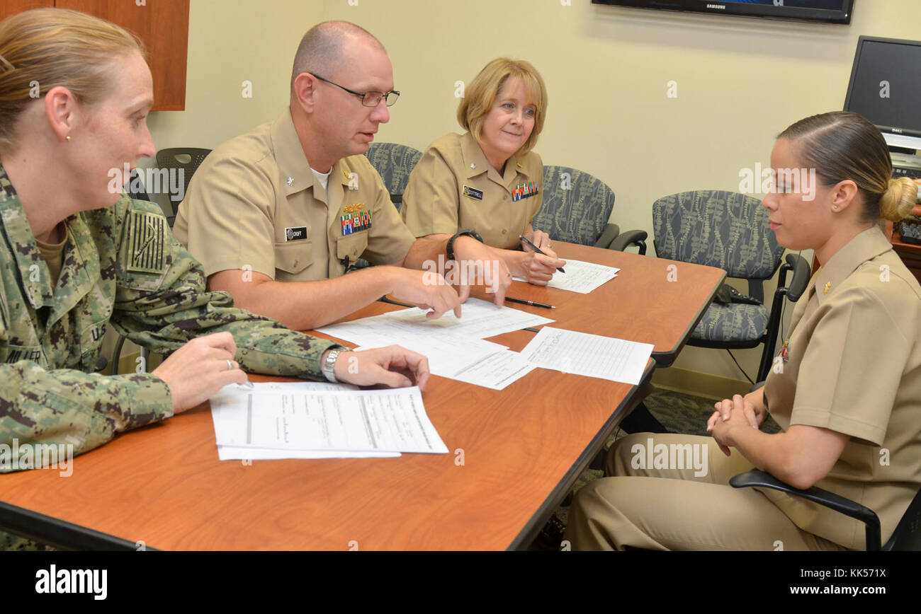 JACKSONVILLE, Fla. (Nov. 8, 2017) Cmdr. Meredith Miller, Cmdr. Coby ...